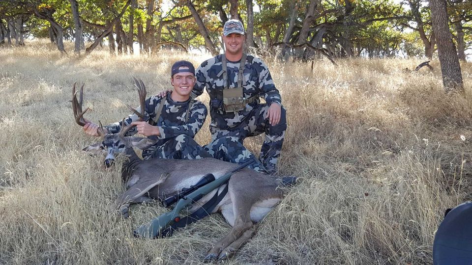 Black-tailed Deer Rifle Hunt | Freak Horn Guide Service, LLC